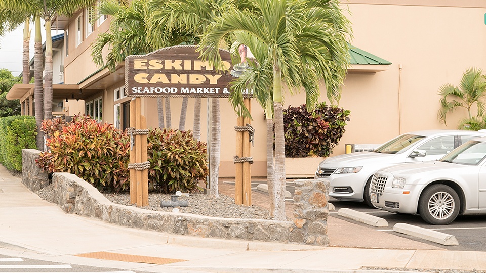 Top 30 Places for Local Food on Maui | Cheap Local Eats