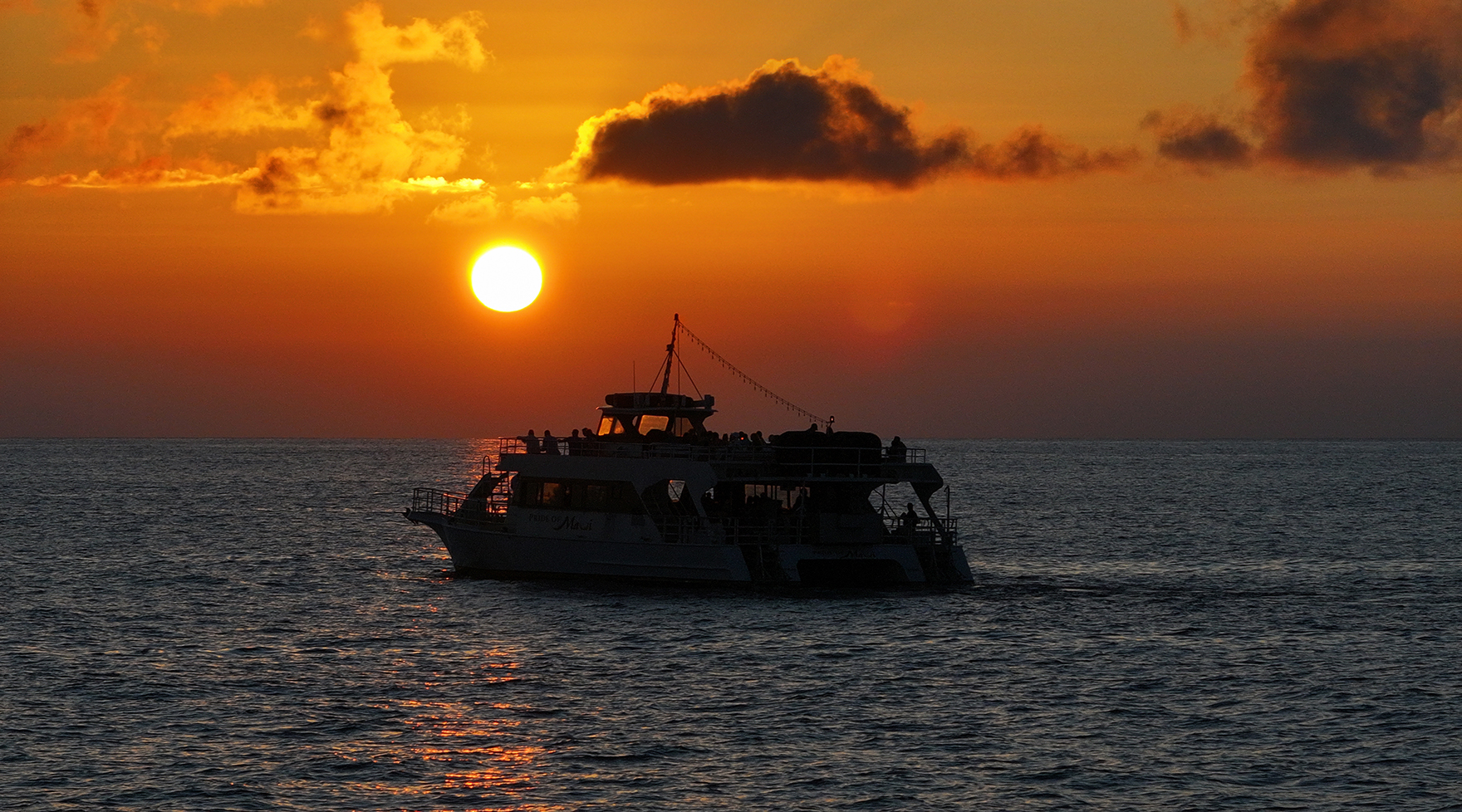 Maui Sunset Dinner Cruise | Dinner & Live Hula – Pride of Maui